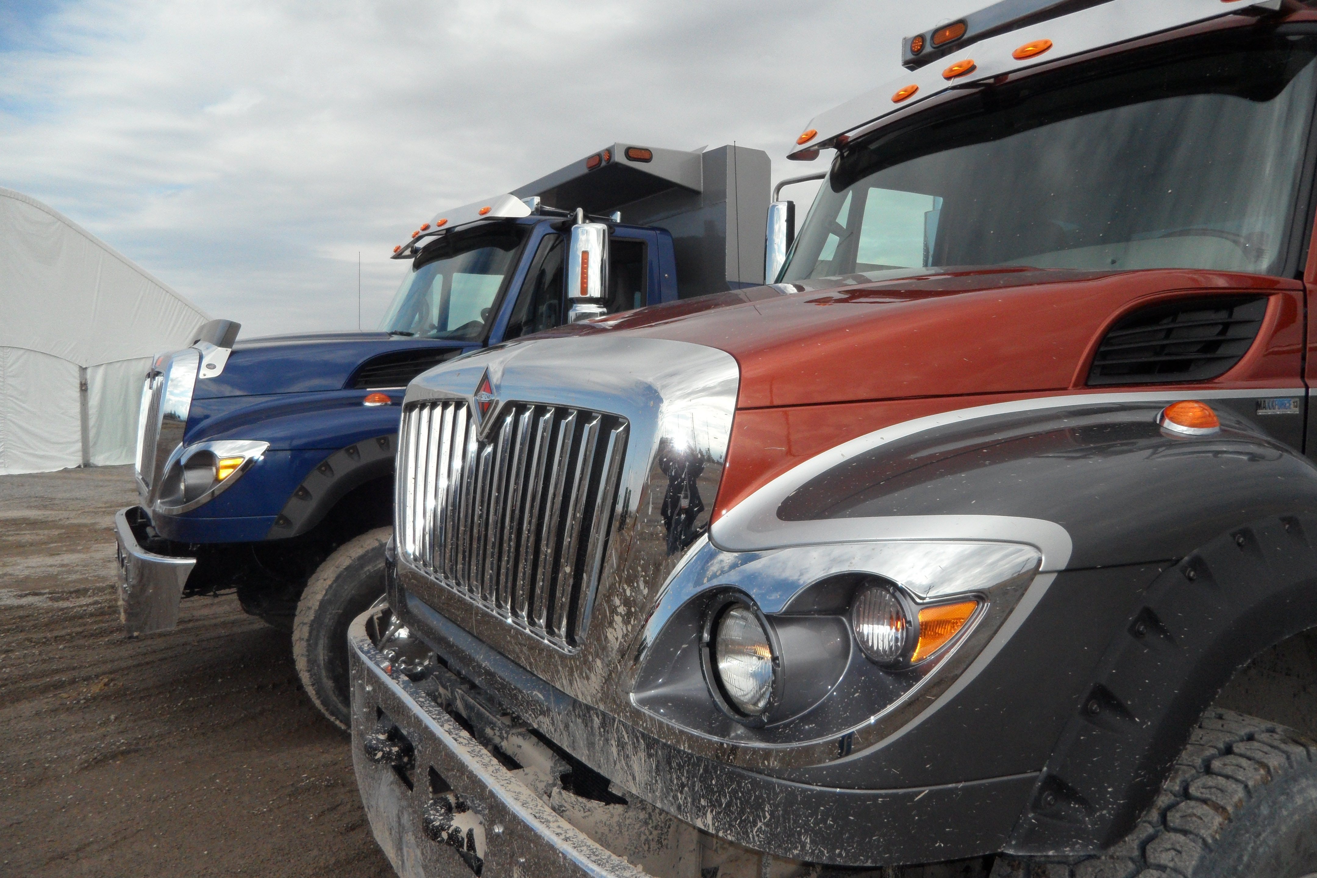 Slope-Hood International WorkStar Offers Nice View Ahead | Construction ...