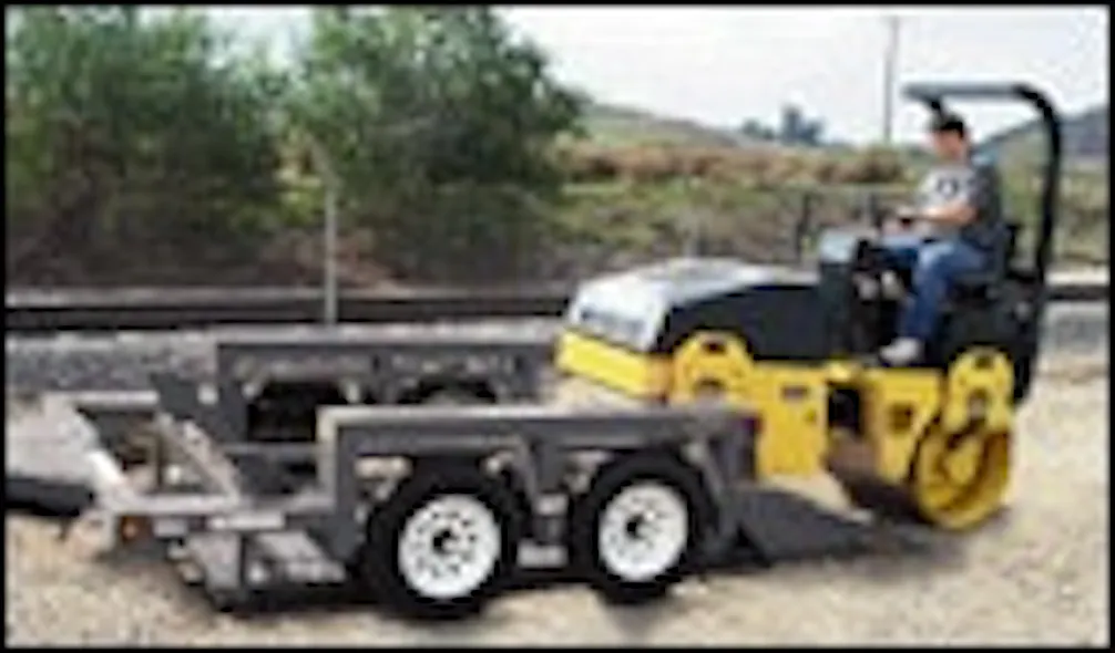 JLG Triple-L Trailers | Construction Equipment