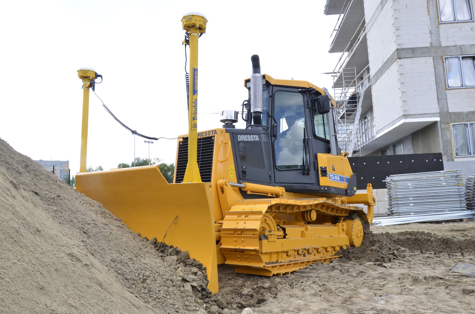 Dressta TD-8S/TD-9S Hydrostatic Dozers | Construction Equipment