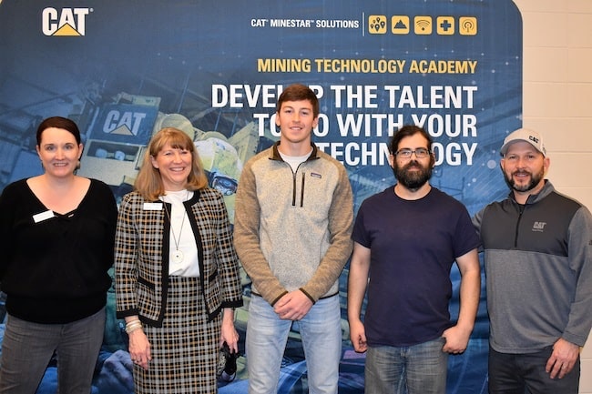 Caterpillar Supports Techs for Autonomous Equipment | Construction ...