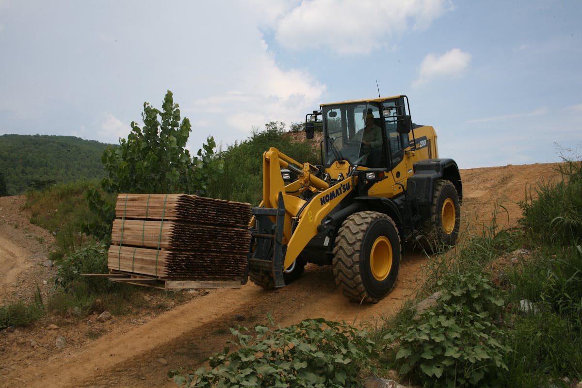 Hydrostatic Transmissions Provide Smooth Operations | Construction ...