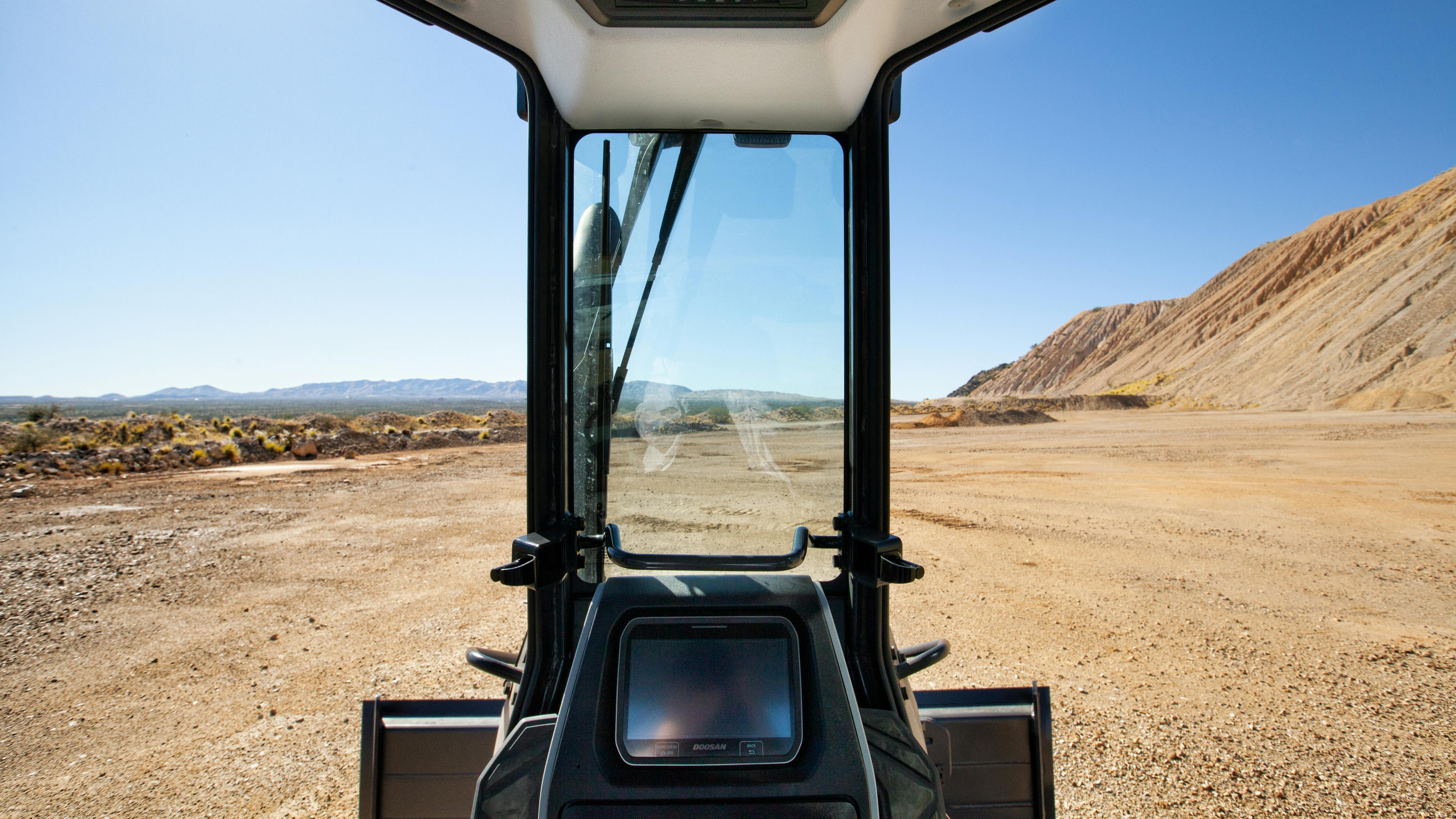 Professionals Test Develon DD130 Dozer | Construction Equipment