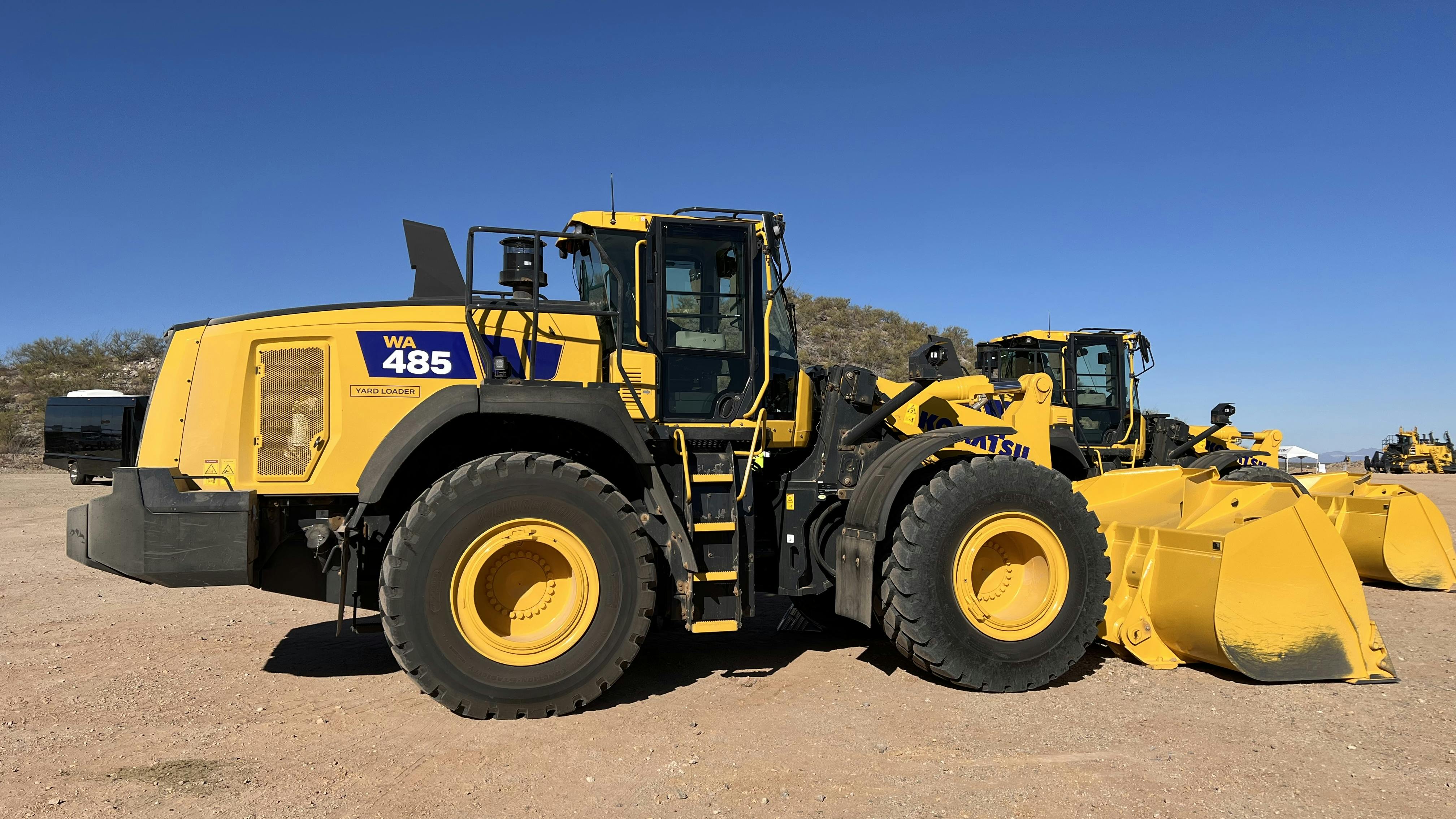 Komatsu WA485-11 Wheel Loader Walk-Around | Construction Equipment